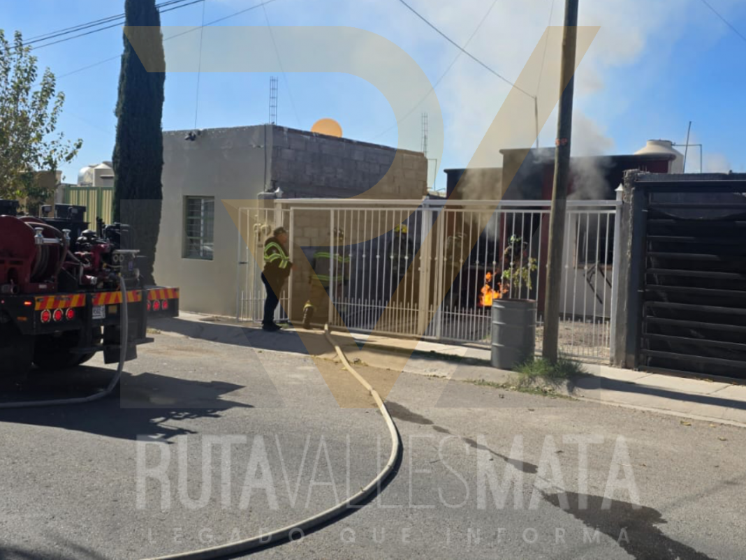 EXPLOSIÓN POR PRESUNTA FUGA DE GAS PROVOCA INCENDIO Y DEJA VIVIENDA ...